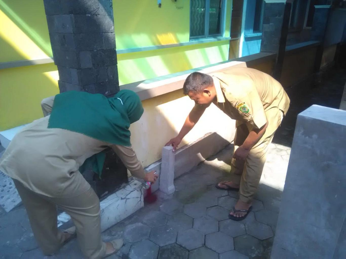 Pemasangan Patok Batas Tanah Kas Desa - Website Kalurahan Jagalan